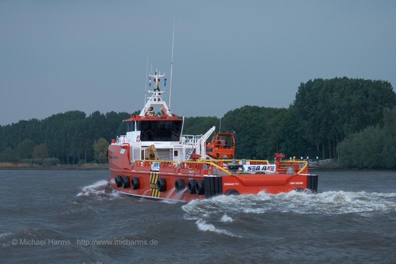 Esnaad 711